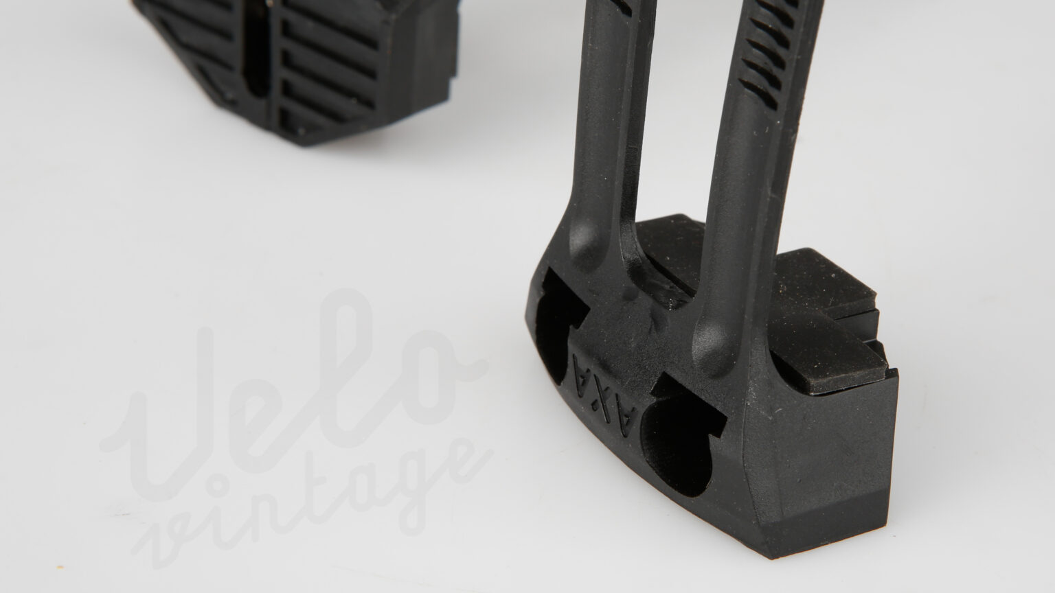 Axa Flex Mount Låsfäste | Montera ringlås på ram utan skruvhål ...