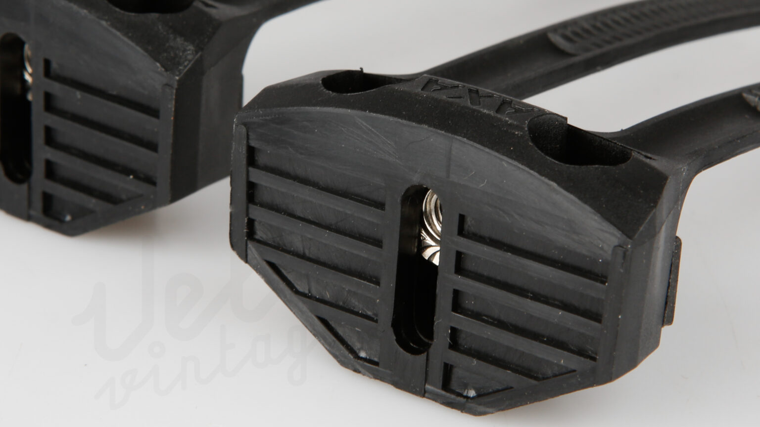 Axa Flex Mount Låsfäste | Montera ringlås på ram utan skruvhål ...